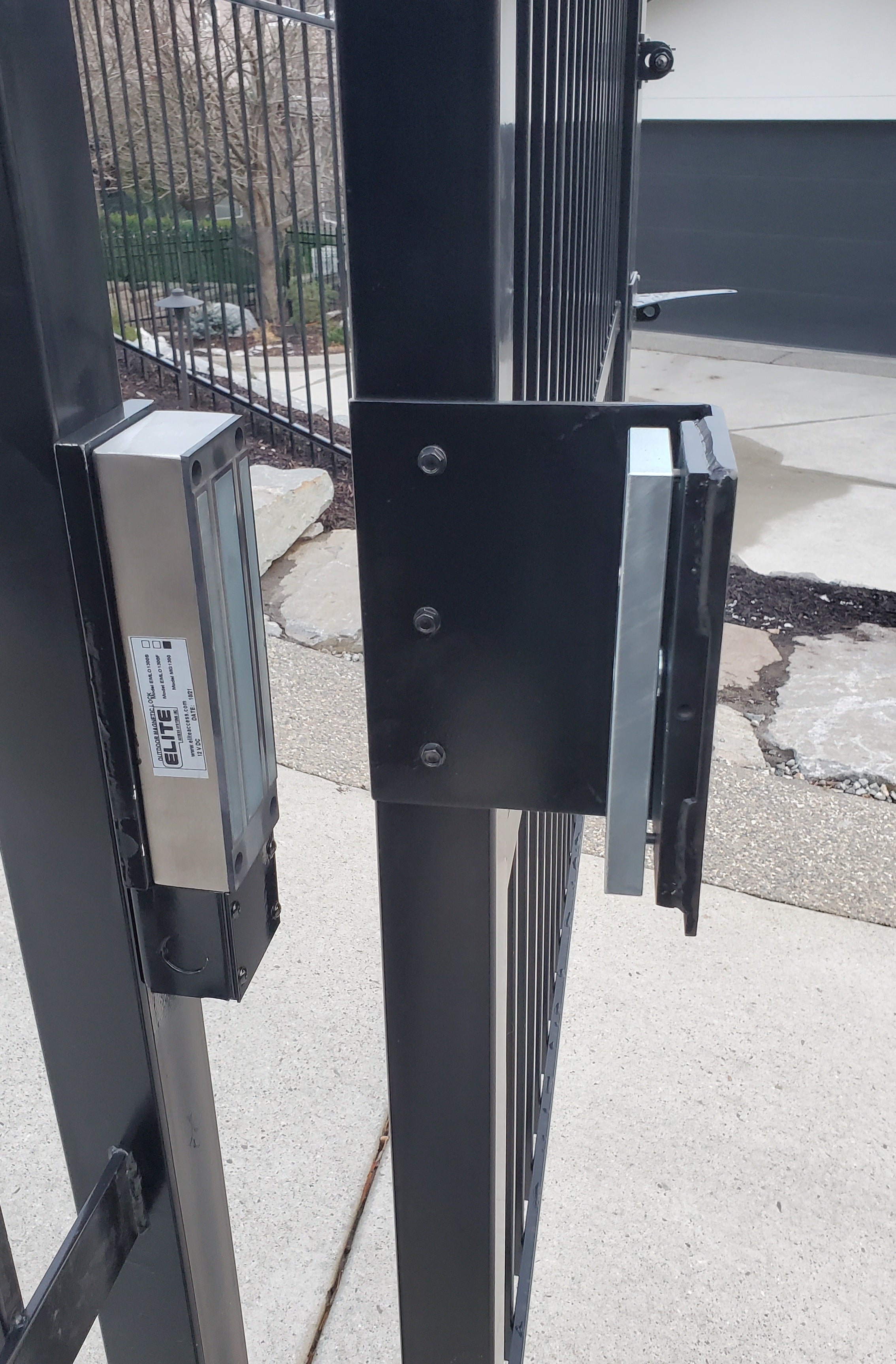 LiftMaster MG1300 Magnetic Gate Lock | Canada Free Shipping - Overhead ...